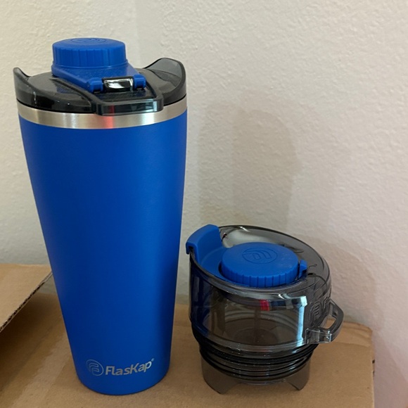 Flaskap | Other | Nwot Flaskap 3oz Insulated Tumbler And Madic 9 Liquor ...